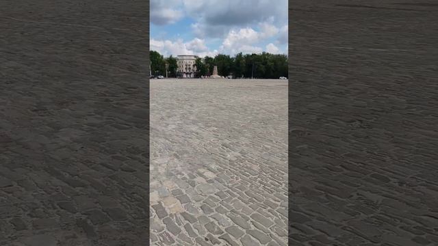 ГОРОД, КОТОРЫЙ НЕ ЗАЦЕПИЛ