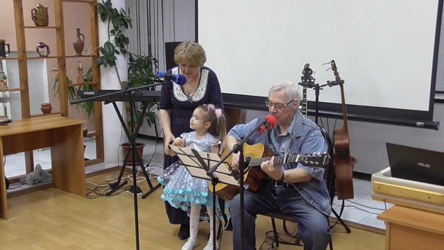 куранты 12 бьют