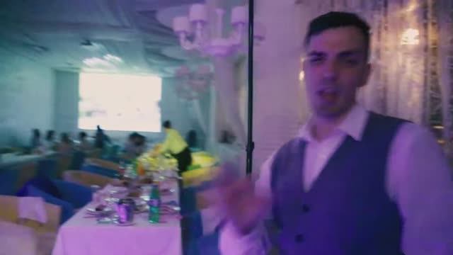 Ведущий Максим Вашкелис