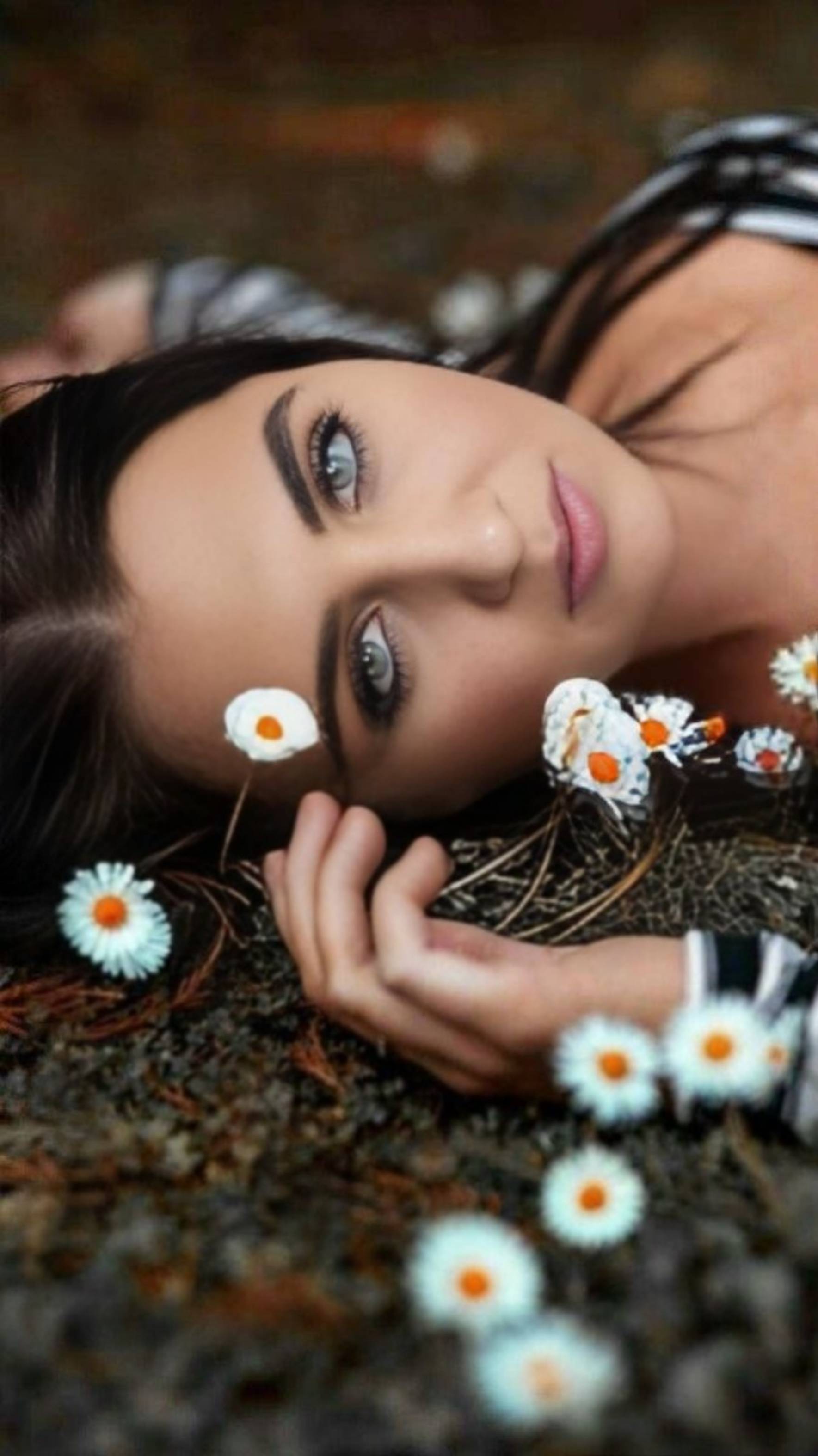 "УТОПАЯ В РОМАШКАХ " стихи Ксении Павленко