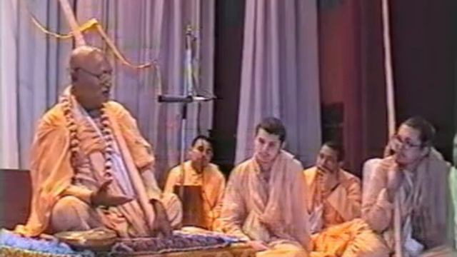 Москва 1999 - часть 14. Его Божественная Милость Шрила Бхакти Валлабха Тиртха Госвами Махараджа