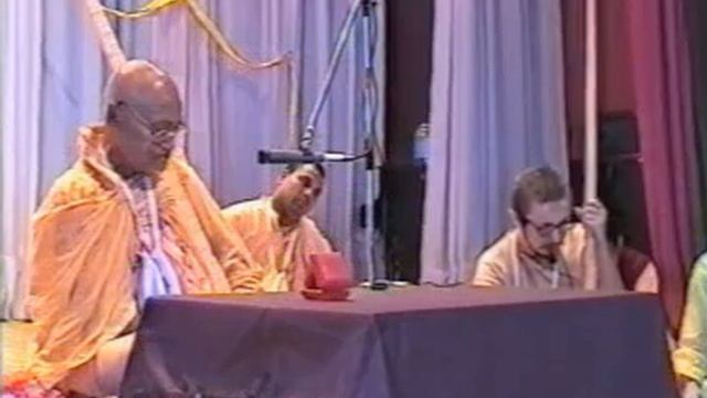 Москва 1999 - часть 17. Его Божественная Милость Шрила Бхакти Валлабха Тиртха Госвами Махараджа