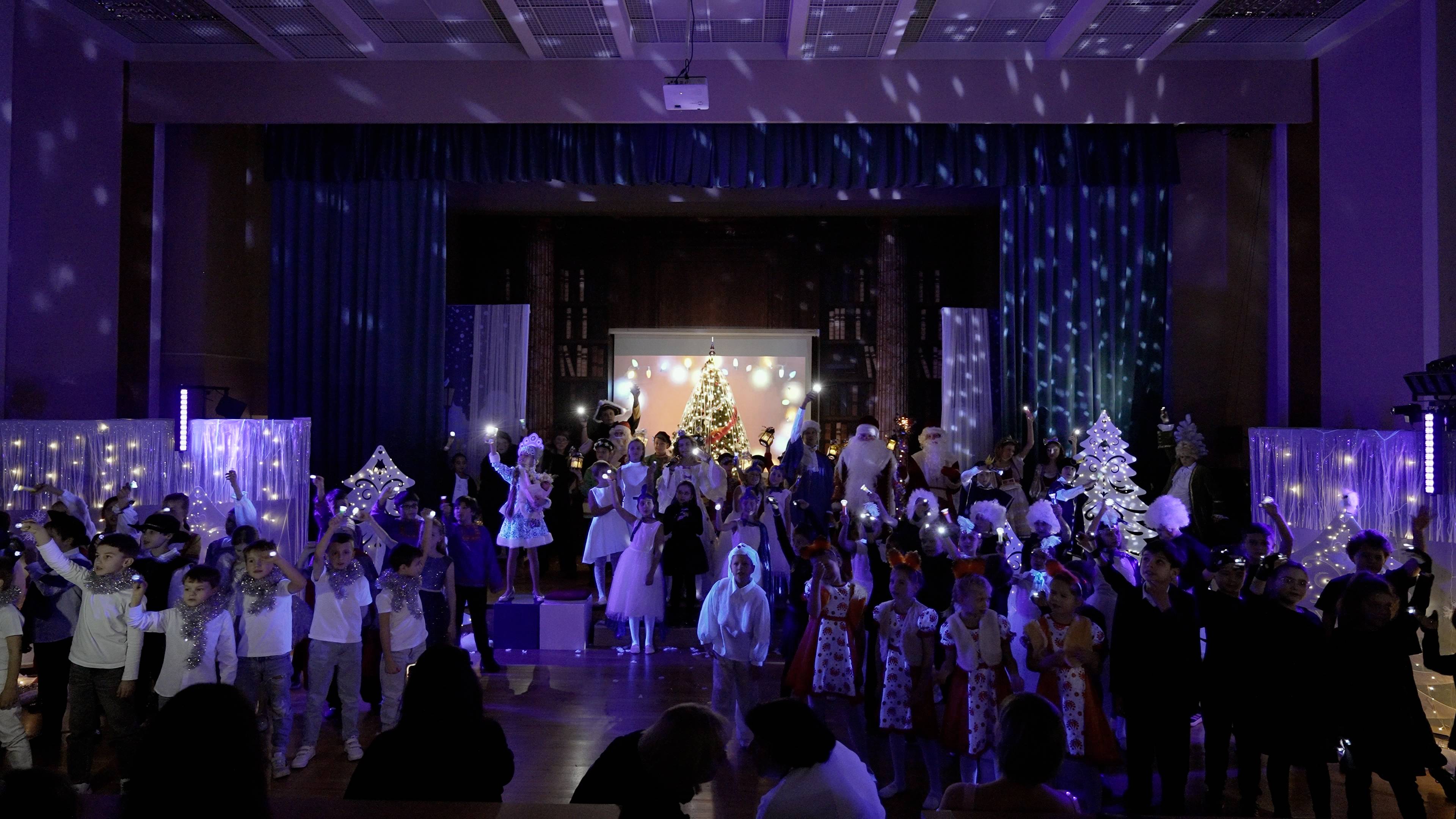 12 месяцев - выступление в гимназии