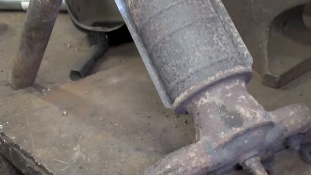 Замена гофры и удаление катализатора на Ford Fiesta - Мир Глушителей