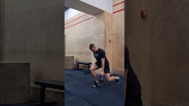 сплит - приседания с гирей .mp4