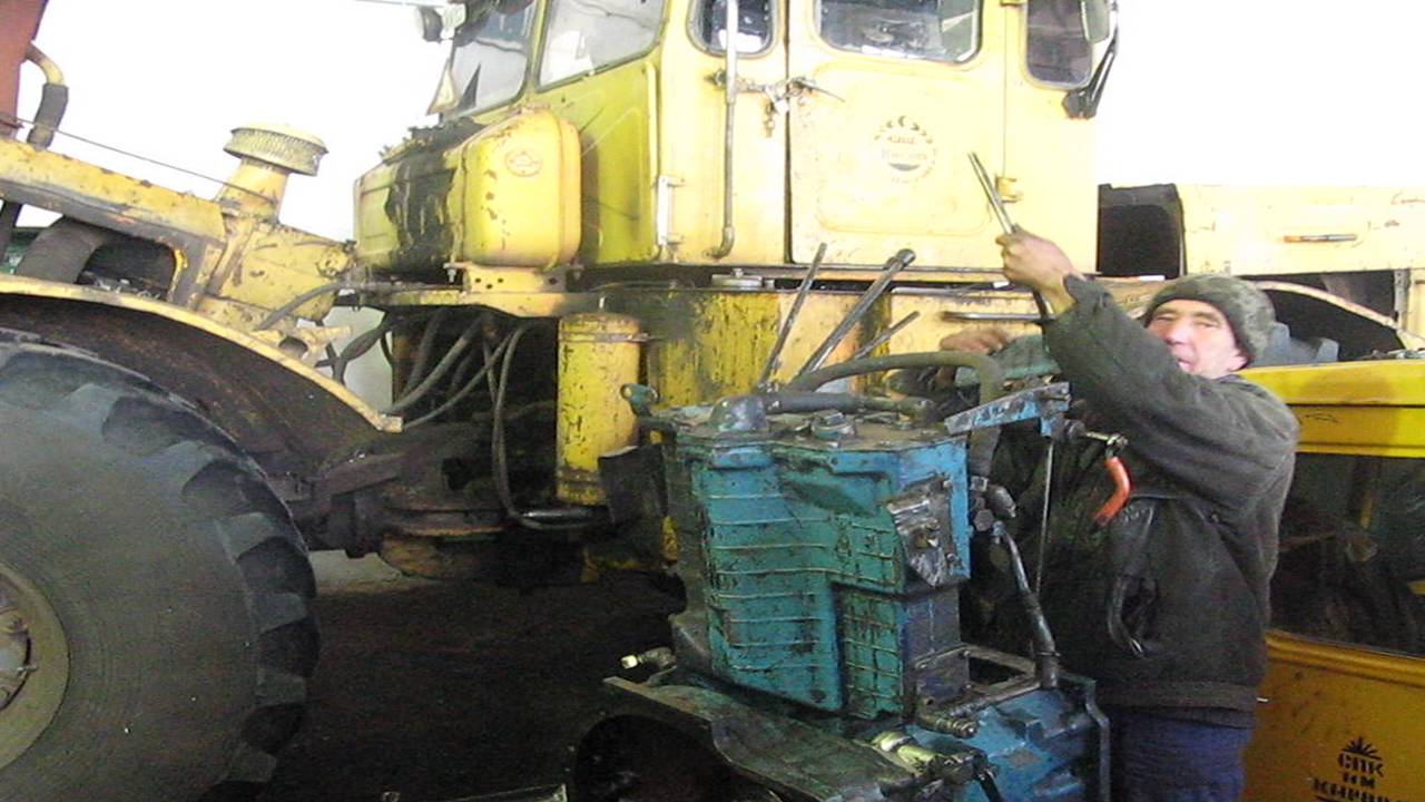 Будни работы Центральной ремонтной мастерской СПК им Кирова Куюргазинского района РБ