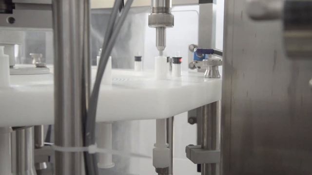 Автоматический моноблок для розлива и укупорки шприцов