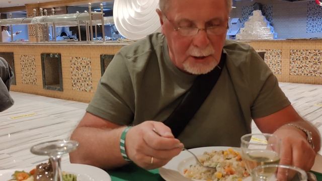 ДЕЛИМСЯ ВПЕЧАТЛЕНИЯМИ О РЕСТОРАНАХ АЛЯ-КАРТ В ОТЕЛЕ HAWAII RIVIERA 4*.