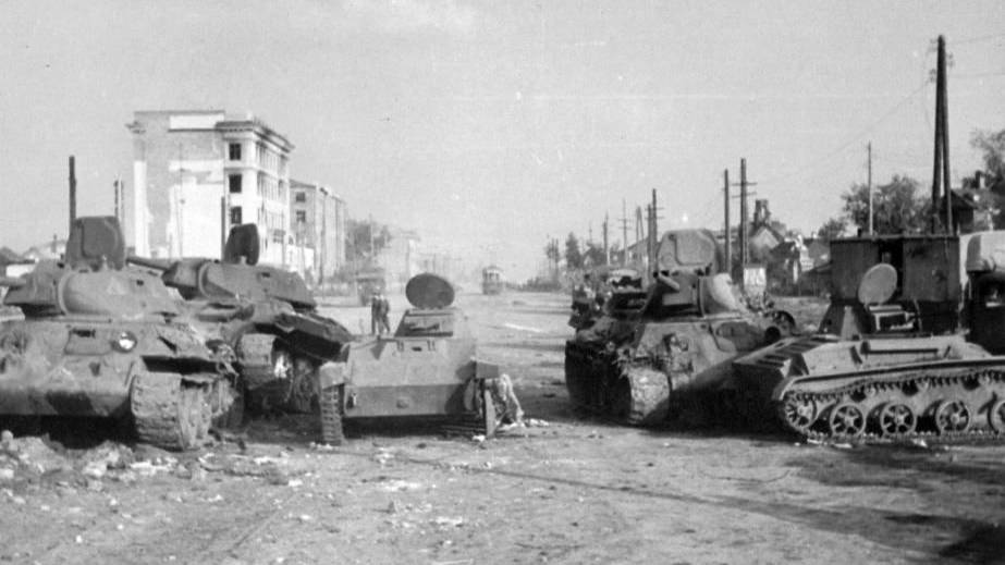 Как за пару дней исчезли две танковые бригады. Малоизвестное танковое сражение на улицах Воронежа в
