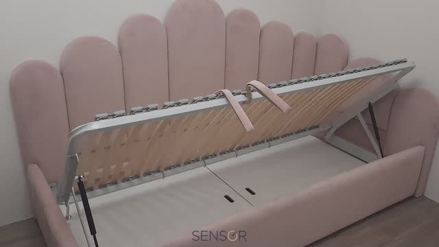 Детская угловая кроватка в интерьере клиента. Модель Бамбини kids