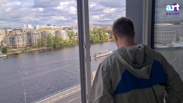 Процесс покраски окна ПВХ на объекте без демонтажа. Мобильная покраска окон ПВХ.