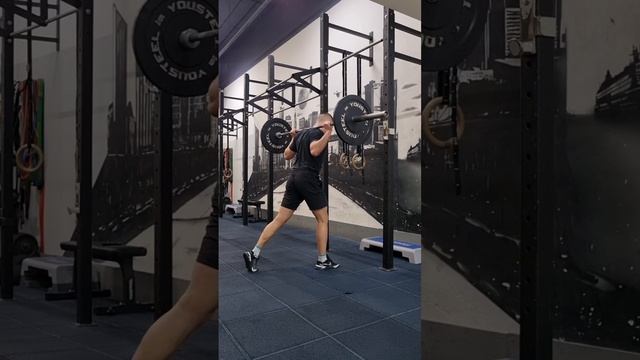 сплит присед с штангой на спине.mp4