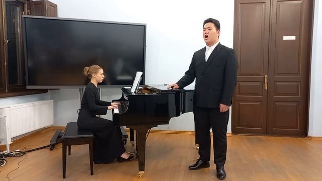 Мачавариани, ''Ты полна чудесной красоты'' -поёт Чжан Цзиньвэй, концертмейстер Ольга Радченко