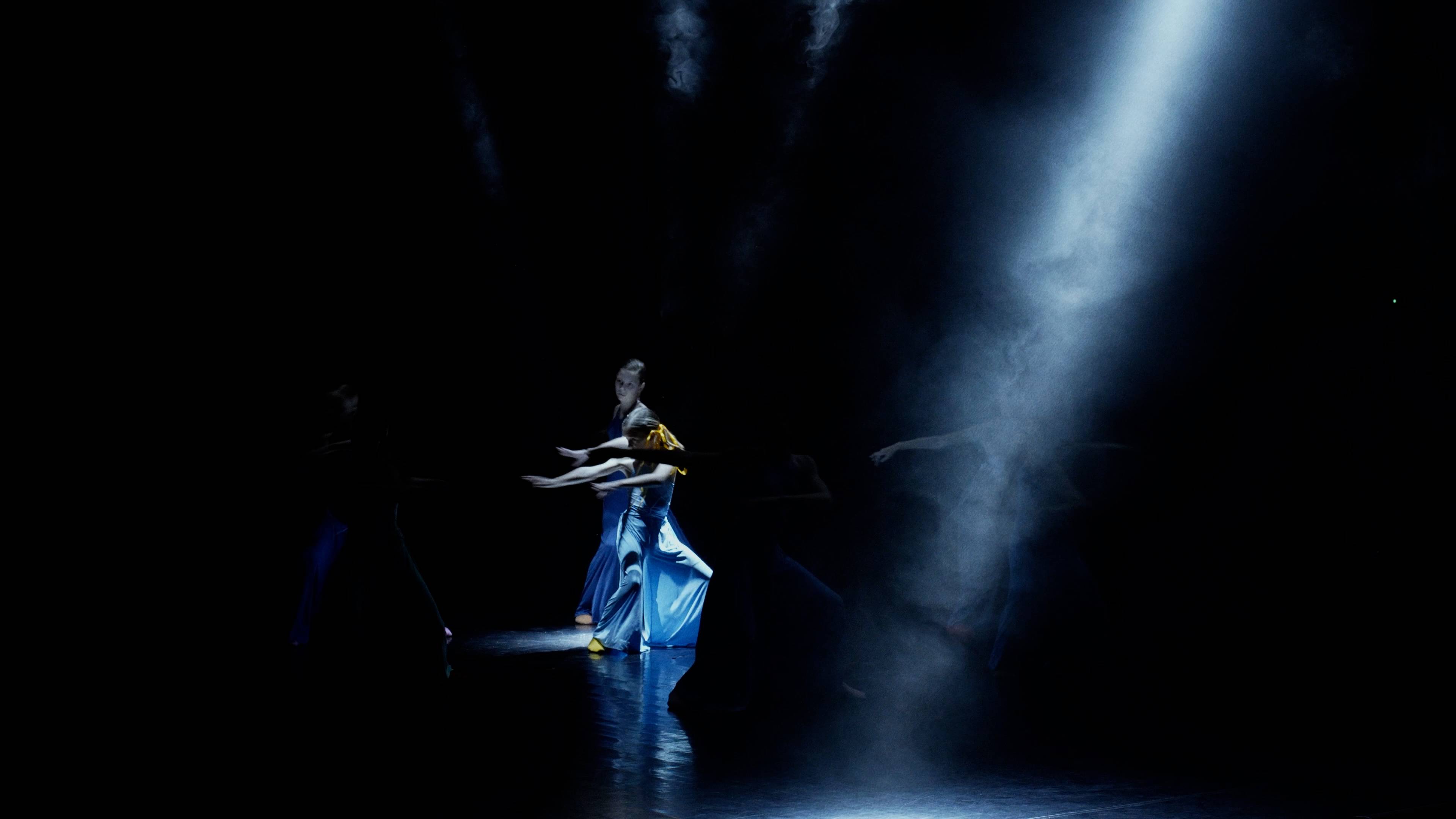 Выступление танцевального коллектива