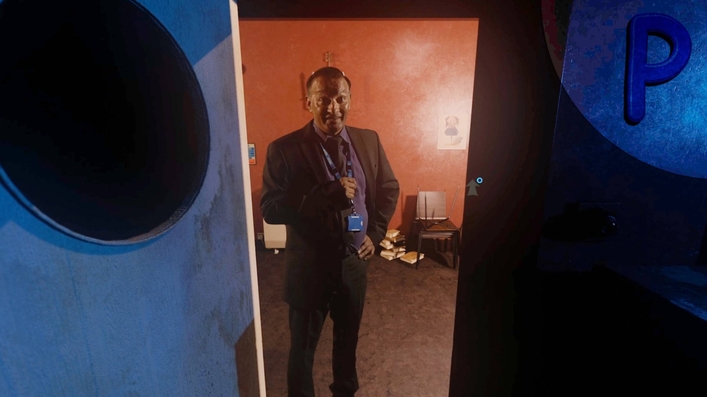 Что за священник | At Dead Of Night