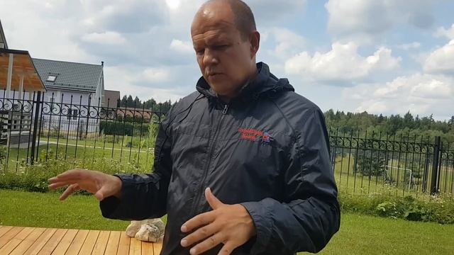 Черные точки на террасе после покраски  Наблюдения прораба. #терраса #отделка #дача