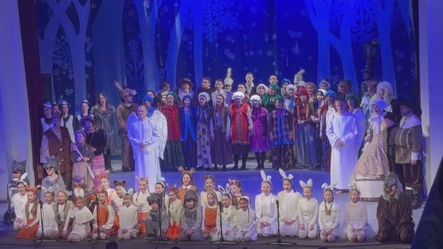 Нарезки из Рождественского мюзикла «Под первой звездой» где есть я