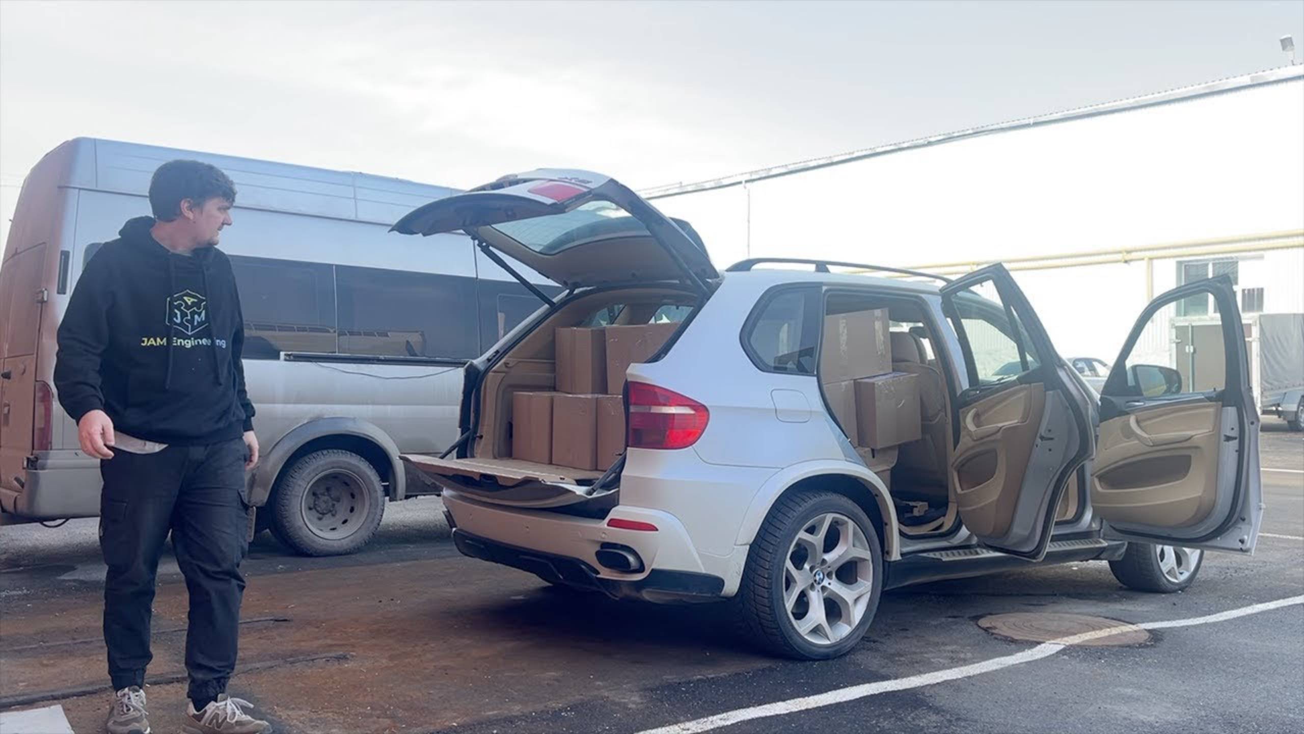 Аа…дак вот почему на Заводах Работают за Копейки. Наши Потери.