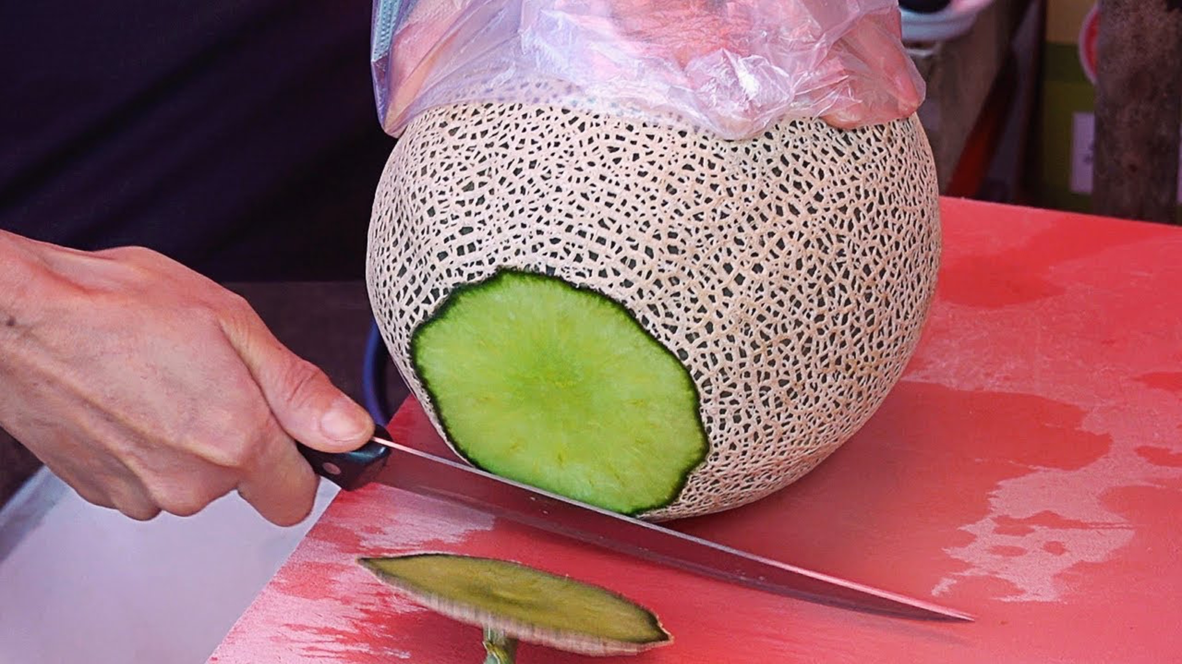 Фрукто-ниндзя! Потрясающие навыки нарезки фруктов на улицах Кореи!