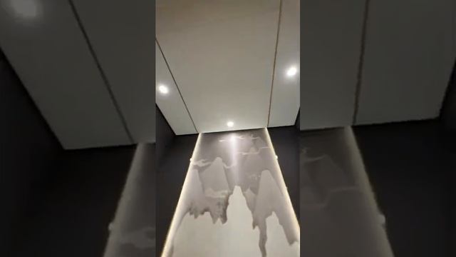 Отделка кабины. Вариант 7. Живое видео из выставочного зала на заводе.