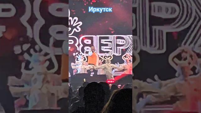 1..2..3..4..5.. #рукивверх #пешкомпомиру #пешкомпороссии #пешкомпоиркутску #концерт #музыка