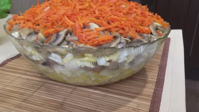 Вкусный салат на Новый год! Салат "Рыжий" с грибами и селёдкой. Рецепт салата
