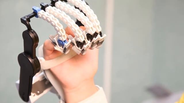 Аппарат ARTROMOT для разработки кисти рук и коленного сустава