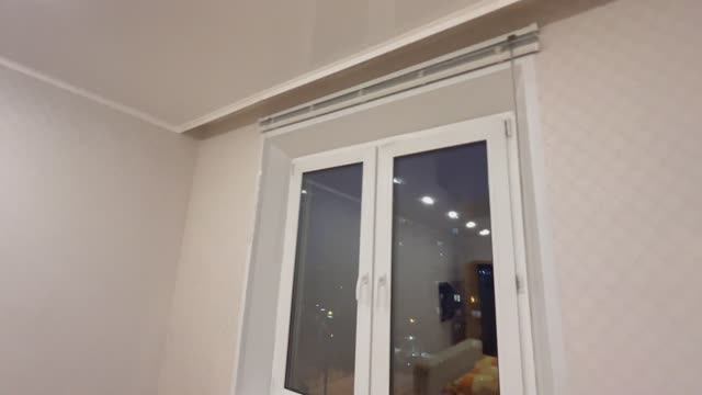 Приклеил потолочный плинтус, установил плинтуса. Строительные работы закончены!