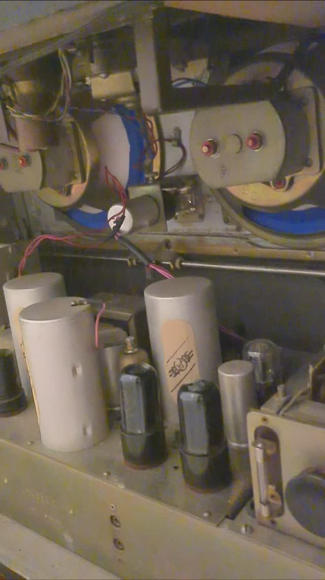 Радиола МИНСК 55 (Часть 2). Внутренний вид Радиолы МИНСК 55