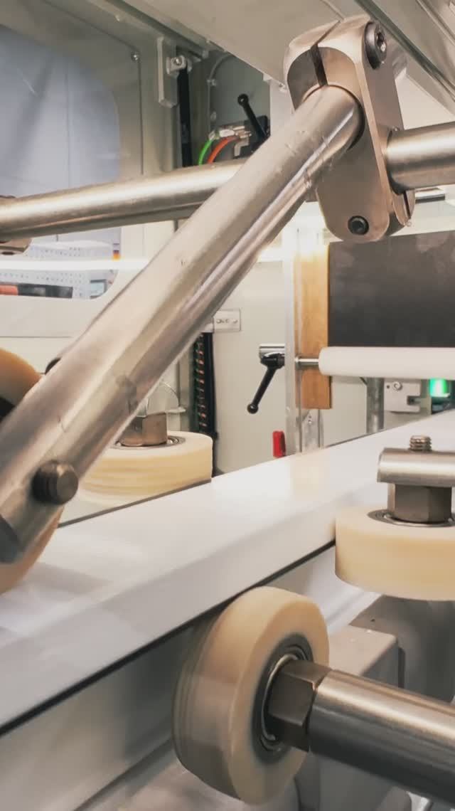 Ламинация: превращаем белый профиль в цветной на заводе РЕХАУ.