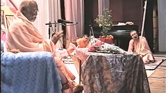 Москва 2000 - часть 12. Его Божественная Милость Шрила Бхакти Валлабха Тиртха Госвами Махараджа