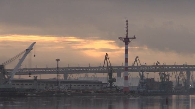 В УСТЬЕ НЕВЫ