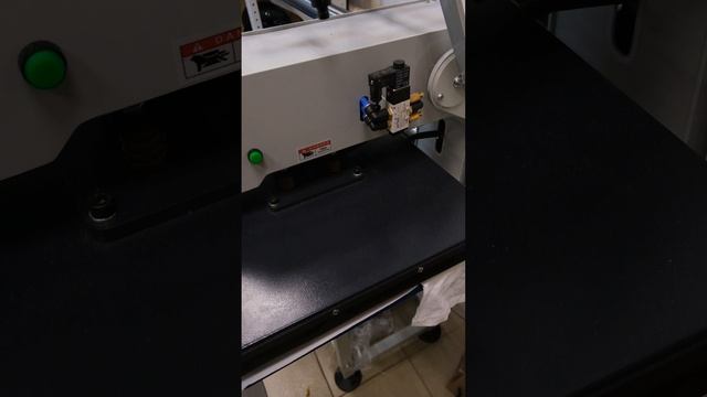 Процесс DTF-печати принта на белой футболке || Типография EnjoyPrint