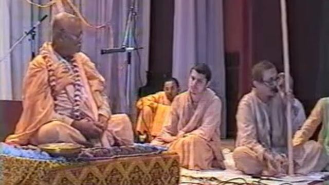 Москва 1999 - часть 12. Его Божественная Милость Шрила Бхакти Валлабха Тиртха Госвами Махараджа