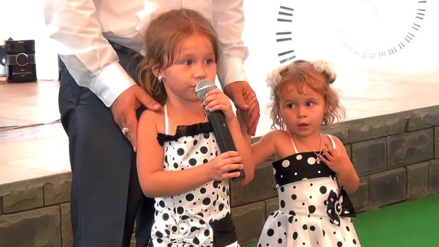 Всем женится надо! Девочка потрясла всех гостей. 4K