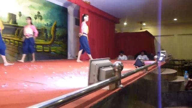 В Камбоджу из Паттайи.Крокодилья ферма.