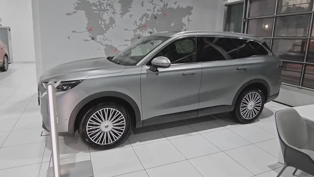 Видеообзор матового серого Chery Tiggo 9