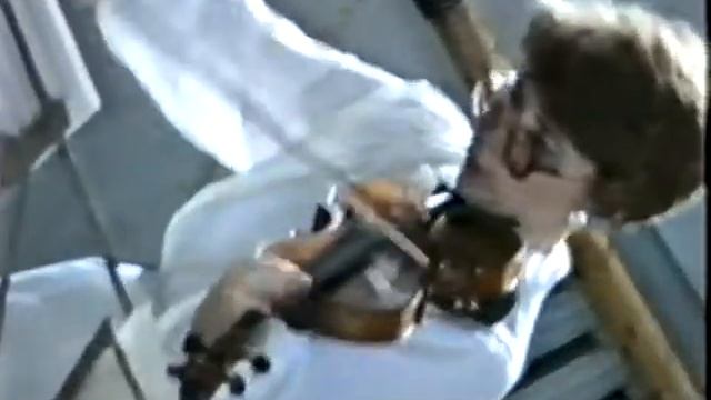 Эту мелодию папы поют все уже 50 лет