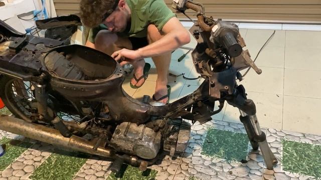 Полная разборка мотоцикла для дальнейшего восстановления