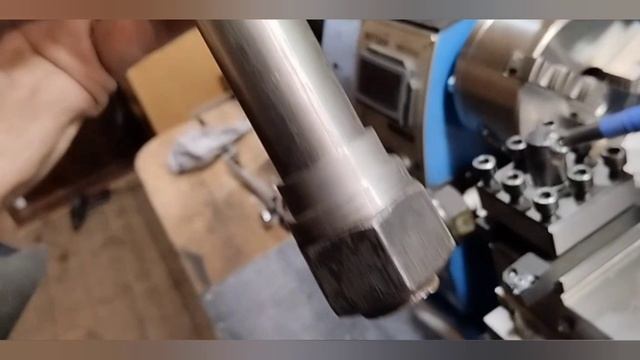 Погрузчик экскаватор. Изготовление и монтаж втулок.