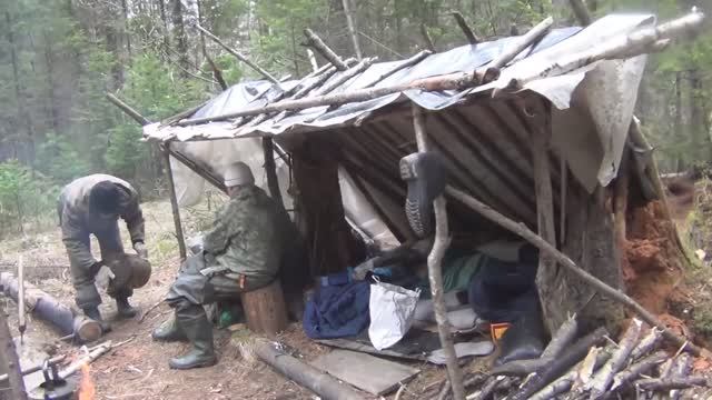 Рыбалка в тайге Рудиковка 2017 Выживание в лесу Балаган костер Нодья Как отпугнуть медведя Охота Ры