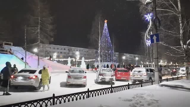 Новый год на Комсомольской площади / Канал Ухта