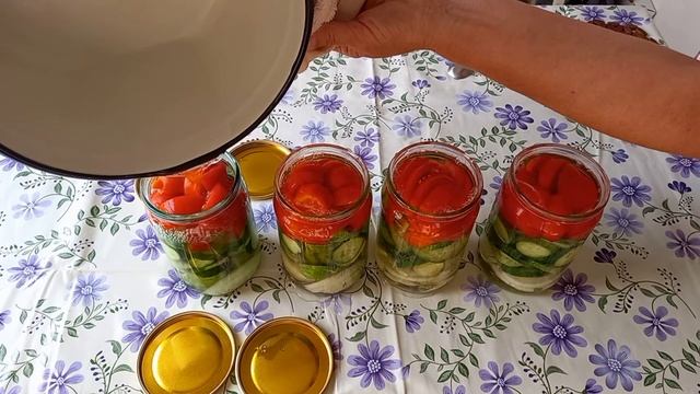 Вкусный салат как с грядки, из огурцов и помидор. Заготовка на зиму.