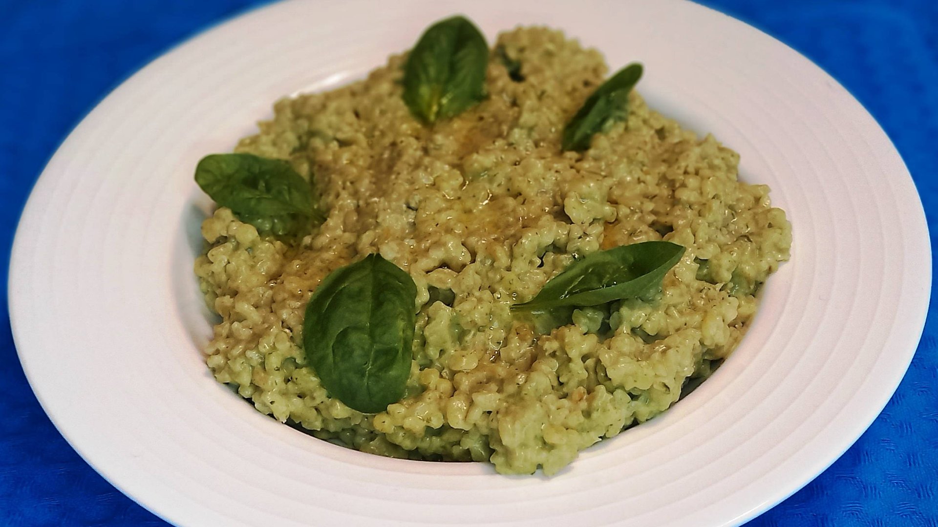 Сливочный булгур со шпинатом