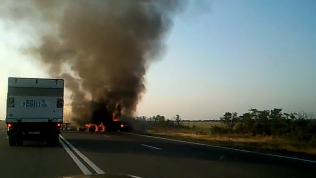 авария "дальнобоя" с Жигулями на трассе "Кавказ"  .