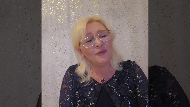 ПУСТЬ  БЕГУТ  НЕУКЛЮЖЕ