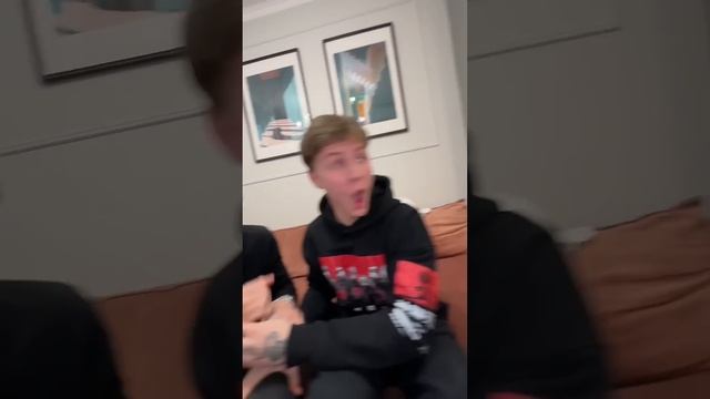 Когда попросили присмотреть за сестрой @ Сабина Хайрова