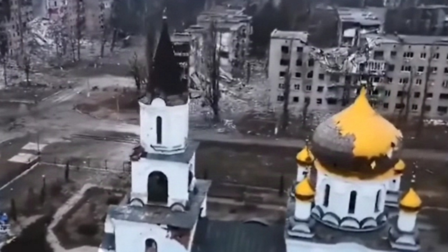 Под солнцем угрюмо идут в след колонны