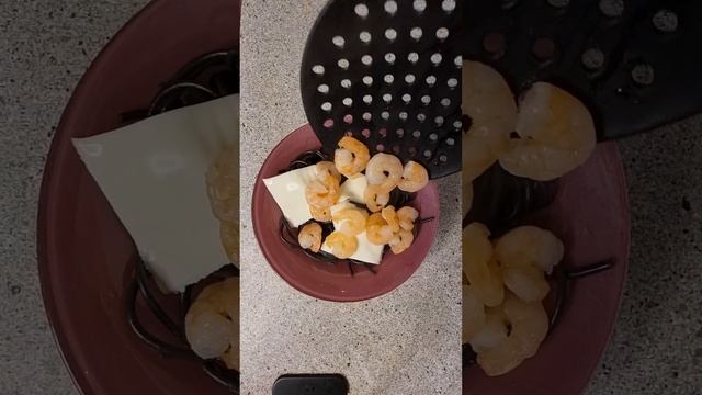 Черная паста за 8 минут с чернилами каракатицы, креветками и моцарелла #рецепт #еда #food #спагетти