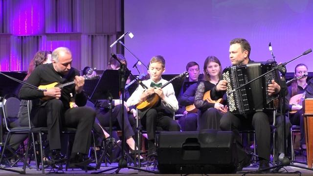 "Валенки" ОРНИ НГК, солисты: Михаил Овчинников (баян), Андрей Кугаевский и Пётр Межаков (домра)